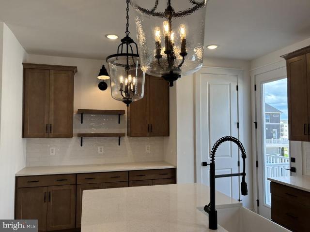 9211 Forkleaf Oak Drive