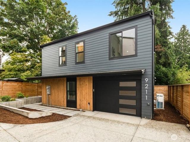 9211 12th Ave NE, Seattle, WA 98115