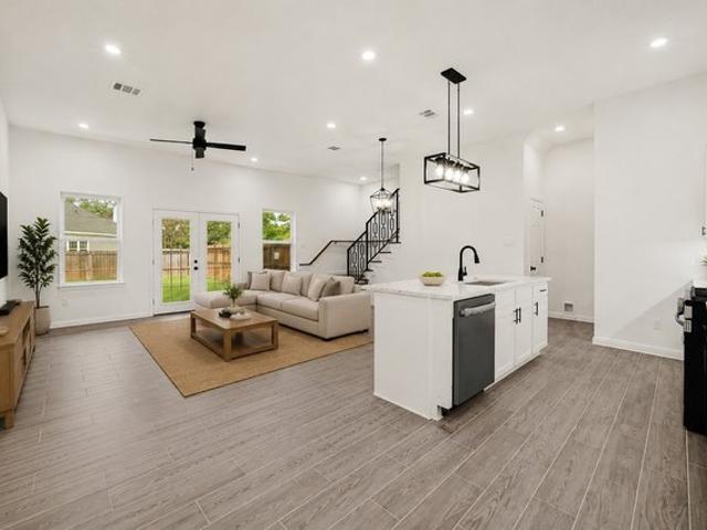 9212 Arvin St, Houston, TX 77028