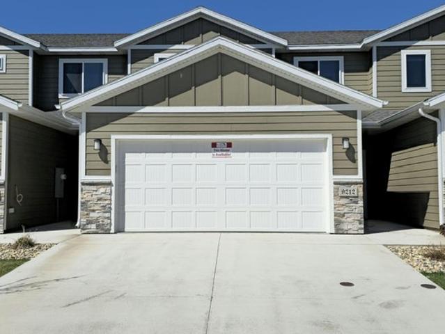W Ark Pl, Sioux Falls, SD 57106