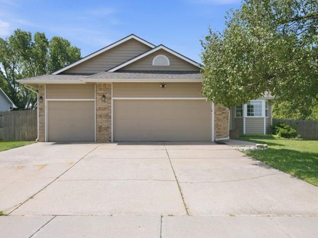 9213 W Central Park St, Wichita, KS 67205