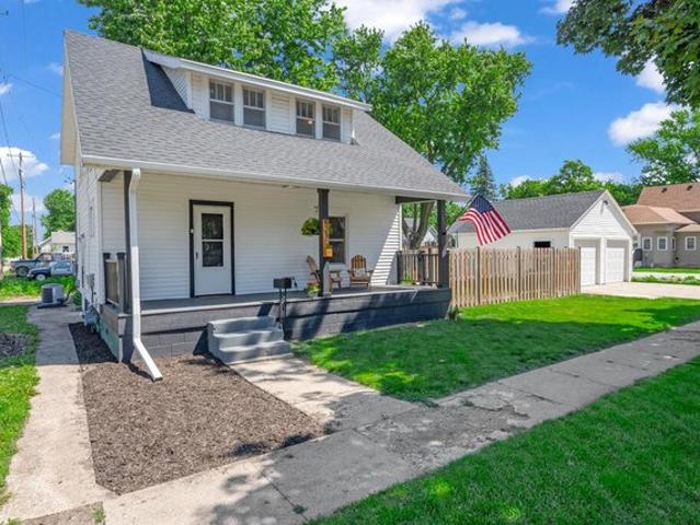 921 14th St, Boone, IA 50036