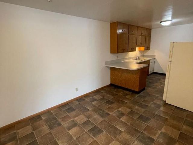 921 23rd Ave S 2 Bedroom Apartment for Rent at 921 23rd Ave S, Moorhead, MN 56560