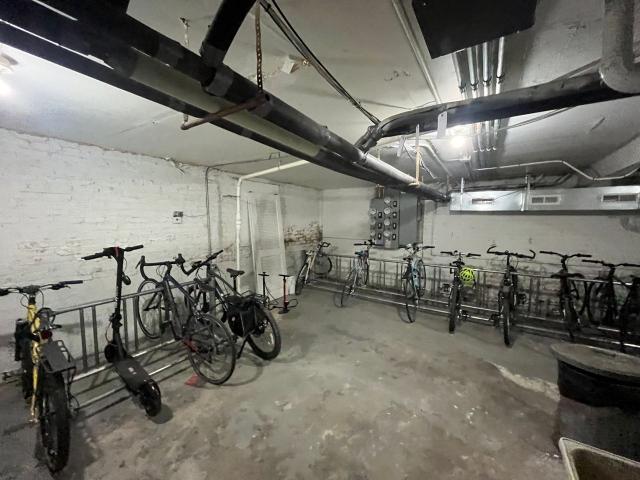 921 27 W Sunnyside 2 Bedroom Apartment for Rent at 921 W Sunnyside Ave, Chicago, IL 60640 Uptown