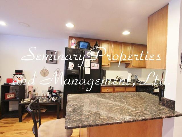 921 27 W Sunnyside 2 Bedroom Apartment for Rent at 921 W Sunnyside Ave, Chicago, IL 60640 Uptown