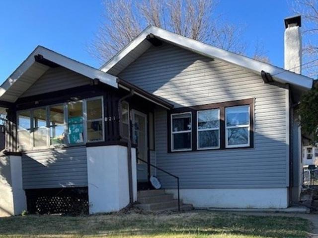 921 34th St, Sioux City, IA 51104