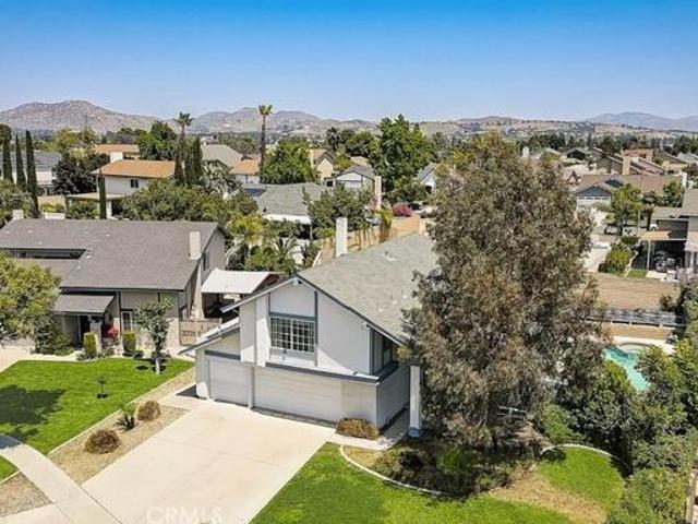 921 Candy Dr, Corona, CA 92878