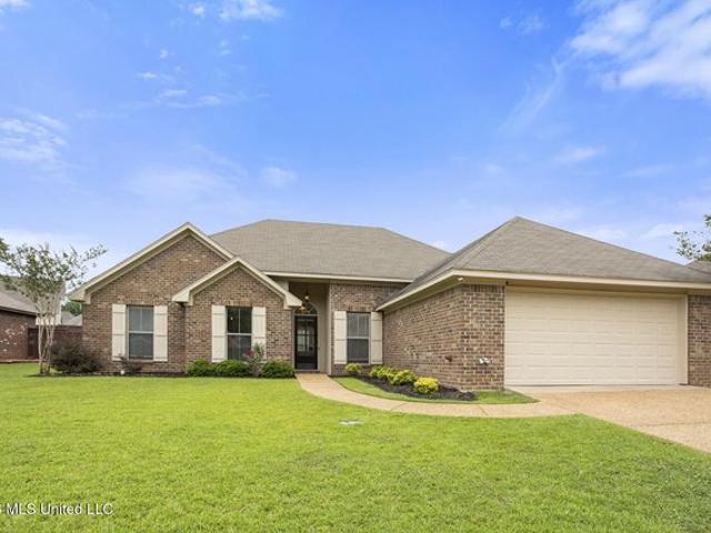 921 Clubhouse Dr, Pearl, MS 39208