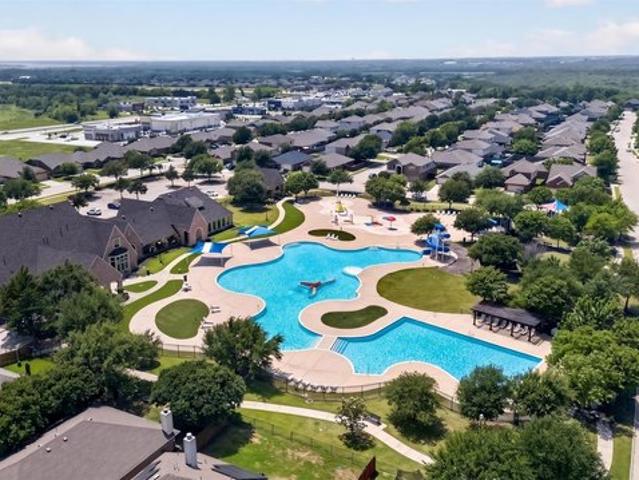 921 Bowie Dr, Lavon, TX 75166