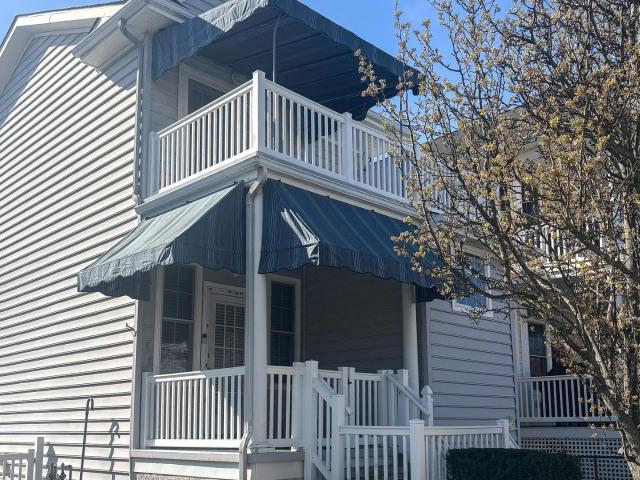 921 Bay Ave
