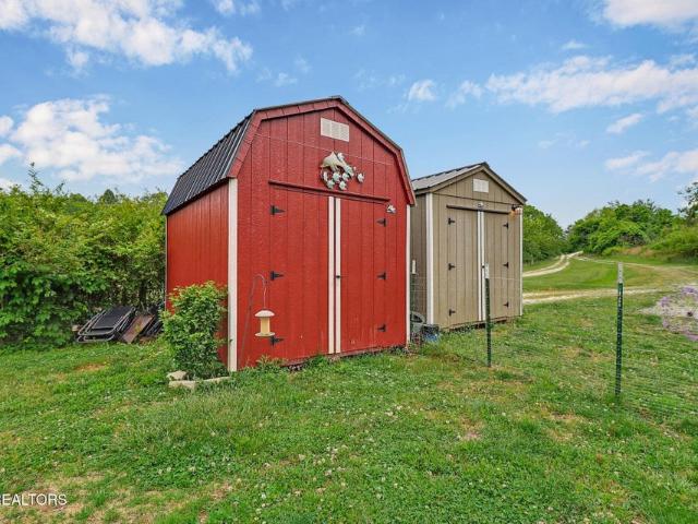 921 Barney Holt Rd