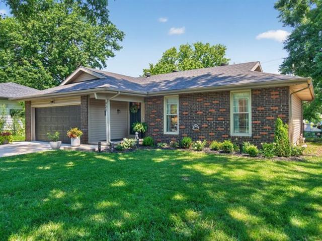 921 E Edgewood St, Springfield, MO 65807