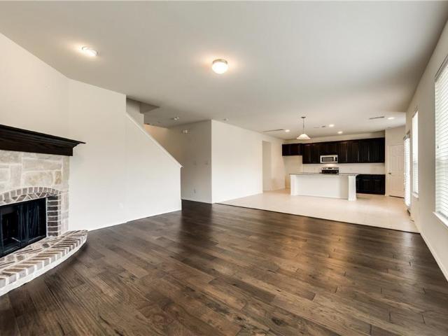 921 Foxglove Drive