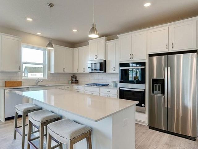 921 Foxglove Ter, Waconia, MN 55387