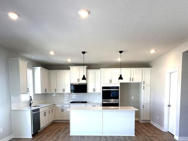 921 Foxglove Terrace