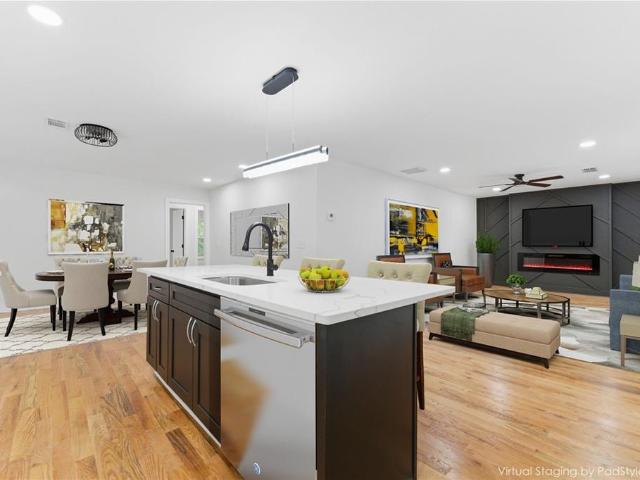 921 Hall Street