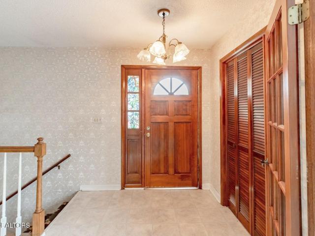 921 Hilltop Drive