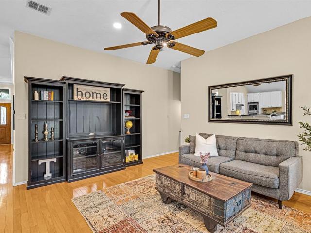 921 Lochmoor Lane
