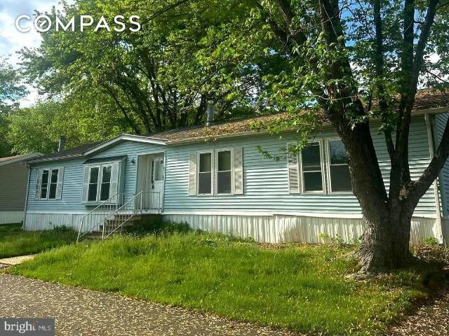 921 Lakeview Dr, Green Lane, PA