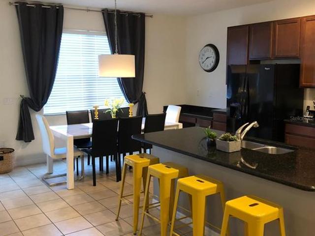 921 Las Fuentes Dr, Kissimmee, FL 34746 | MLS #S5146