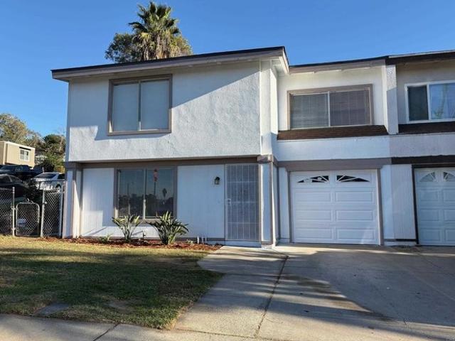 921 Lemon Ave, Vista, CA 92084