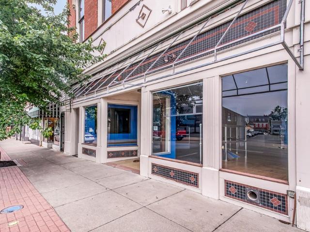 921 Monmouth Street