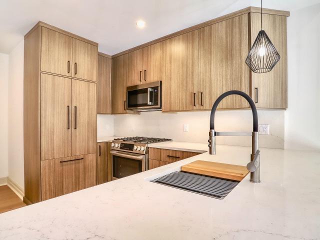 921 Madison St # 401