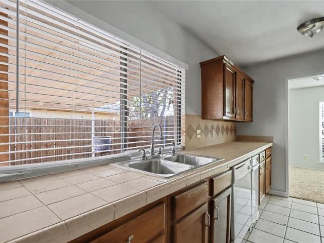 921 Middle Cove Drive
