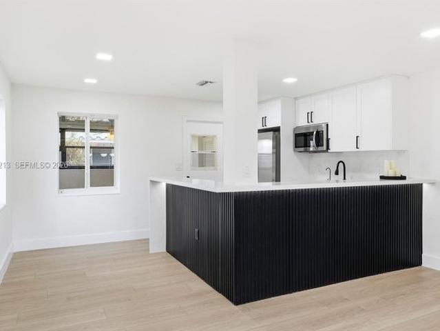 921 N 32nd Ave, Hollywood, FL 33021