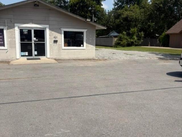 921 N Center Street