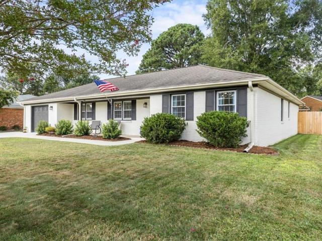 921 N Hilltop RD