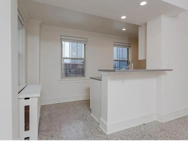 921 N Marshall St, Milwaukee, WI 53202