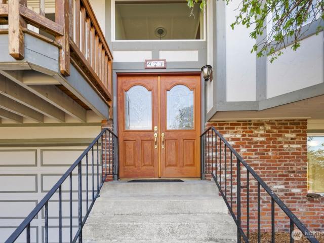 921 S Magnolia Ln, Tacoma, WA 98465 | Compass