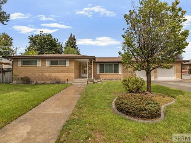 921 Safstrom Dr, Idaho Falls, ID 83401