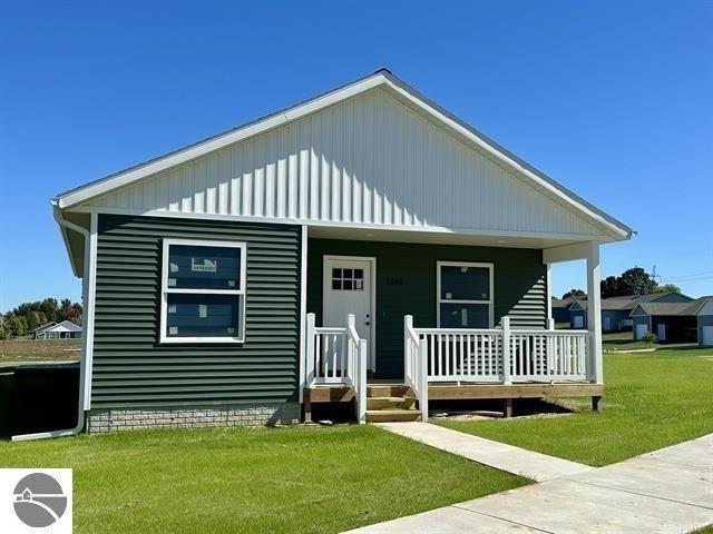 921 Sepia St, Traverse City, MI 49696