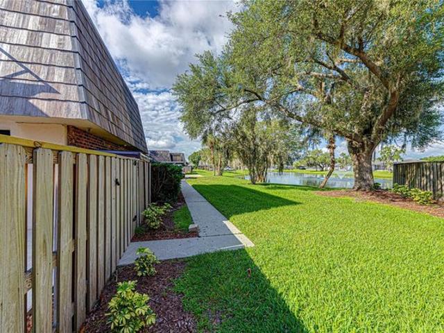 921 Royal Oak Blvd, Leesburg, FL 34748