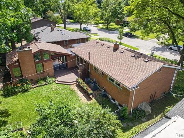 921 Raymond St, Ann Arbor, MI 48103