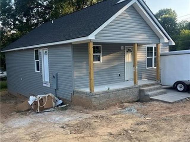 921 Redding Dr, High Point, NC 27260