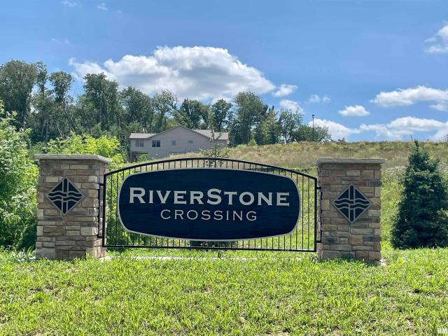 921 Riverstone Rd, Clinton, IA 52732 | MLS #4258