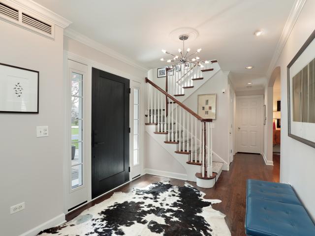 921 Woodbine Ln, Northbrook, IL 60062 | MLS #12622 | Compass