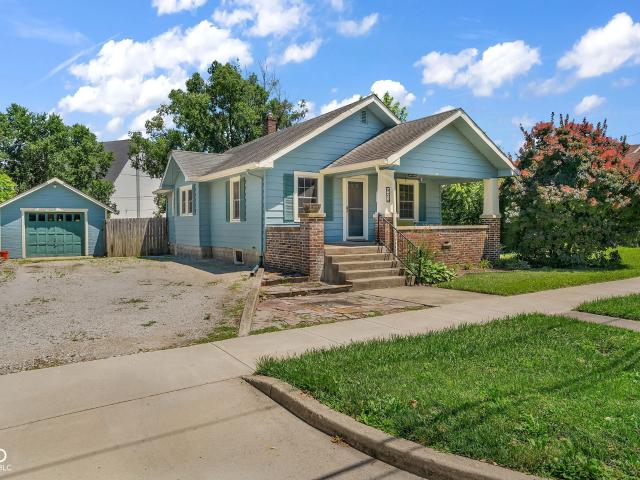 921 Walnut Street