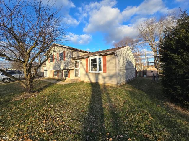 921 Waring Dr E, Indianapolis, IN 46229 | MLS #22078 | Compass