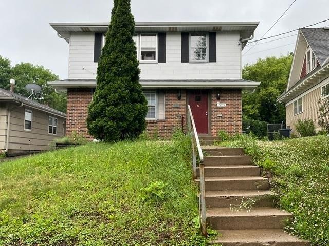 921 Weeks Ave SE, Minneapolis, MN 55414