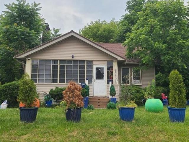 921 Welch Blvd, Flint, MI 48504