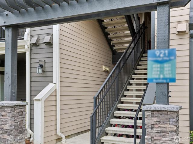 921 Westridge Way NE # 304