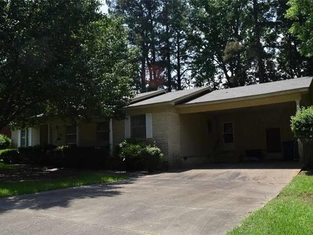 921 Willow St, Malvern, AR 72104