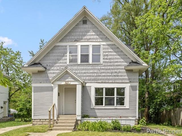 921 Temple St SE, Grand Rapids, MI 49507