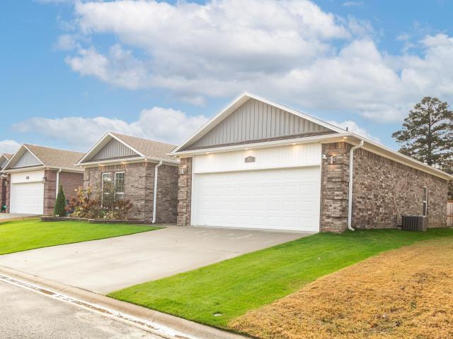 921 Villa Vista Loop