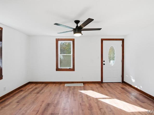 921 Vine St, Collinsville, IL 62234 | MLS #26011 | Compass