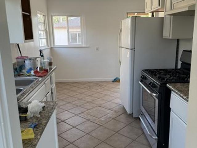 921 Yale Ave, Bakersfield, CA 93305